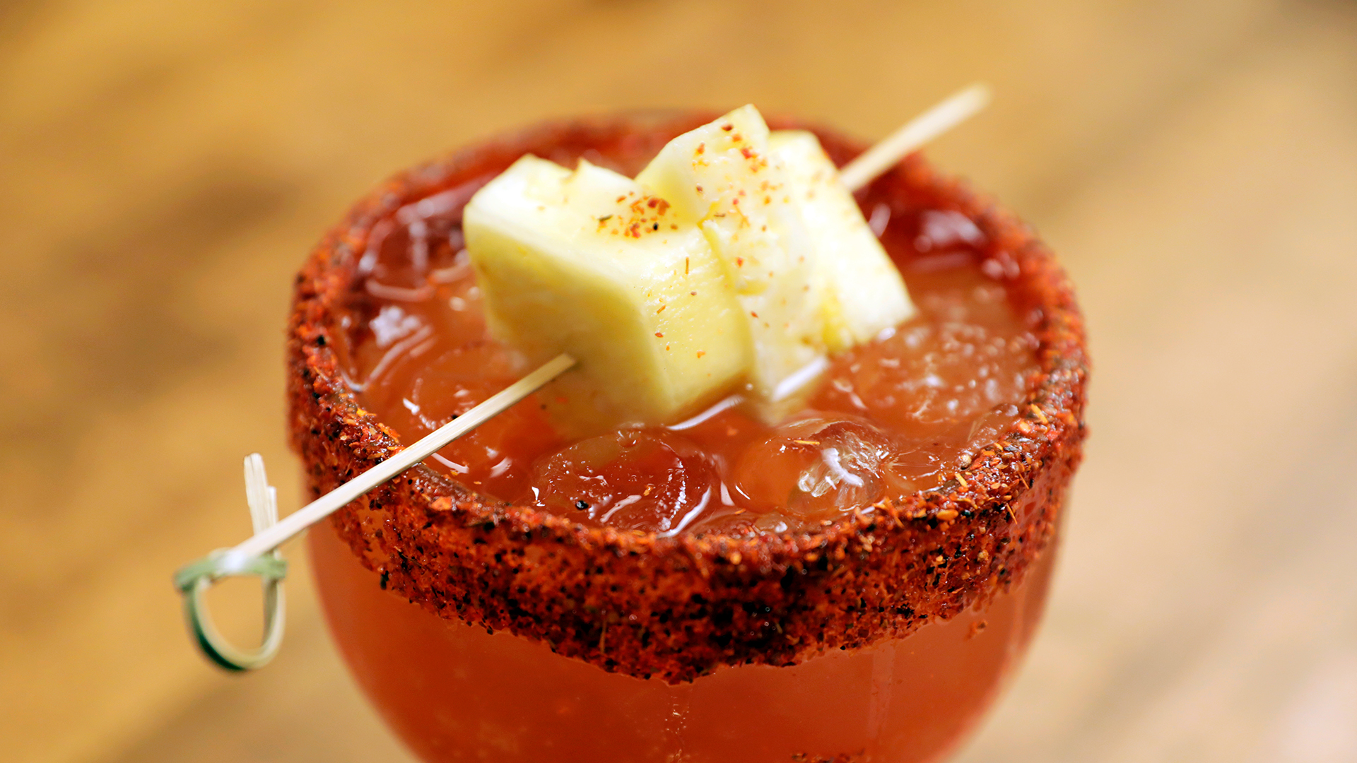 Michelada de piña | Tastemade