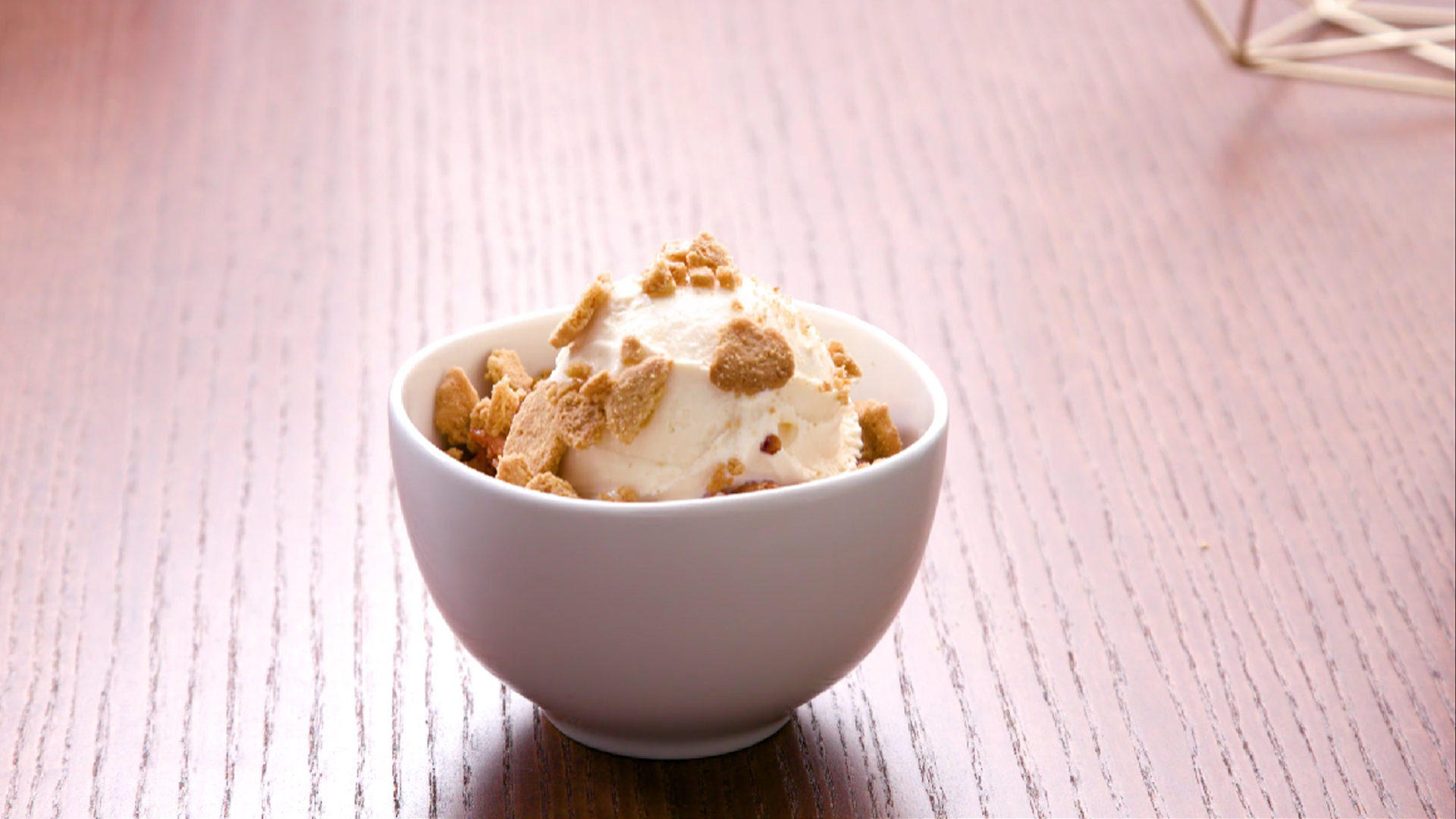 Rice Cooker Apple Crisp | Tastemade