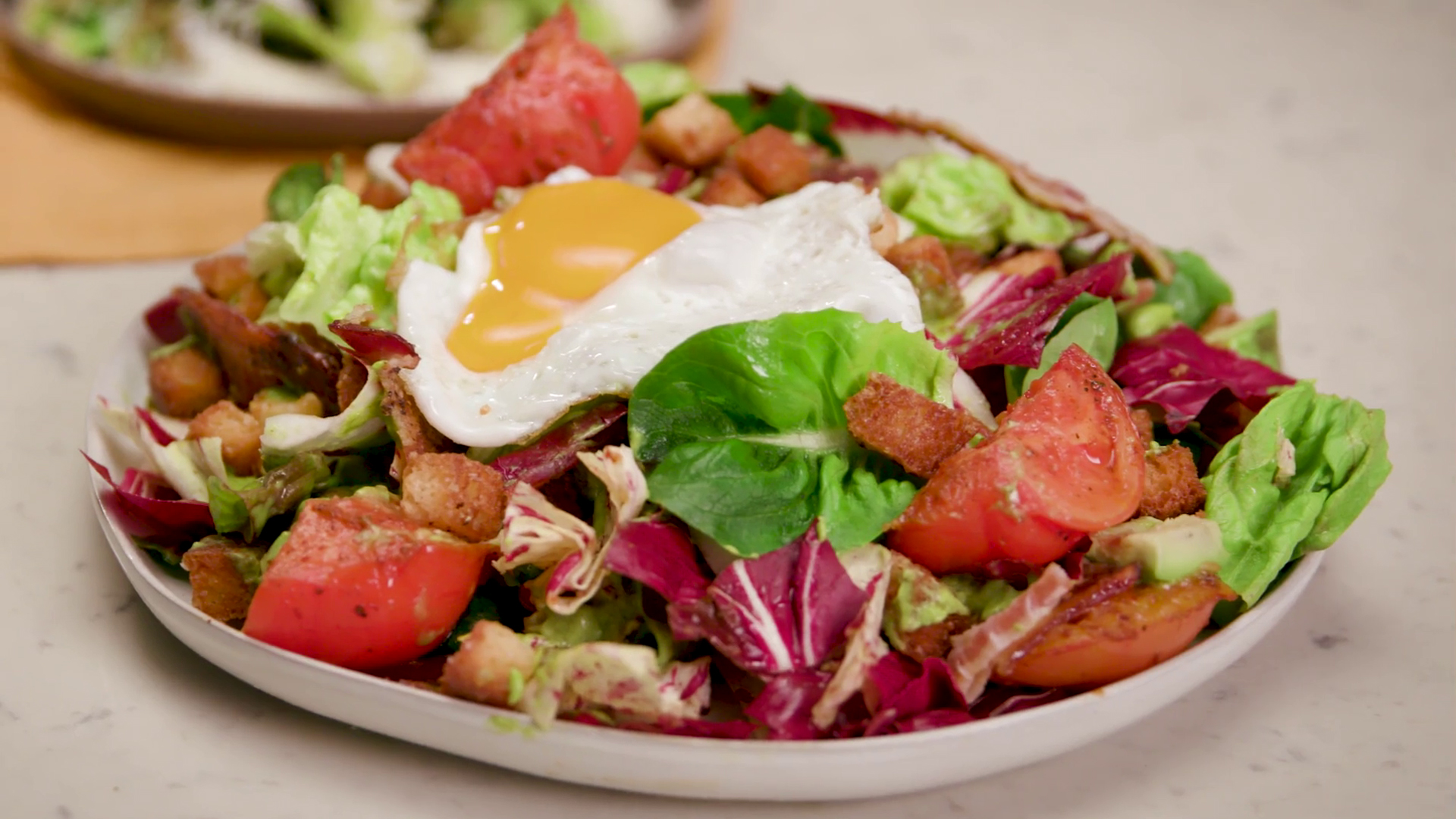 Como Fazer uma Salada de Verdade | Tastemade