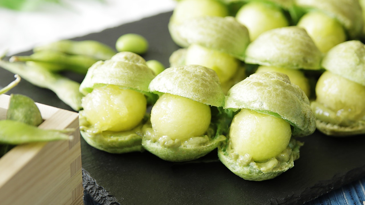 Edamame-Shaped Matcha Eclair | Tastemade